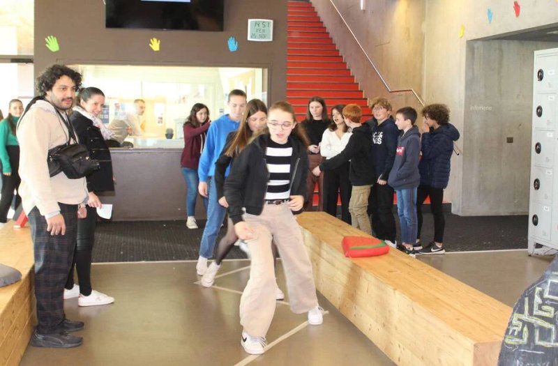 Deux classes ont travaillé avec un artiste - Collège Jean Monnet Broons